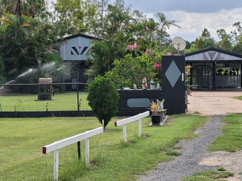 THE ‘BOULDY’ AND THE BEAUTIFUL!! - Alan Cornick Real Estate