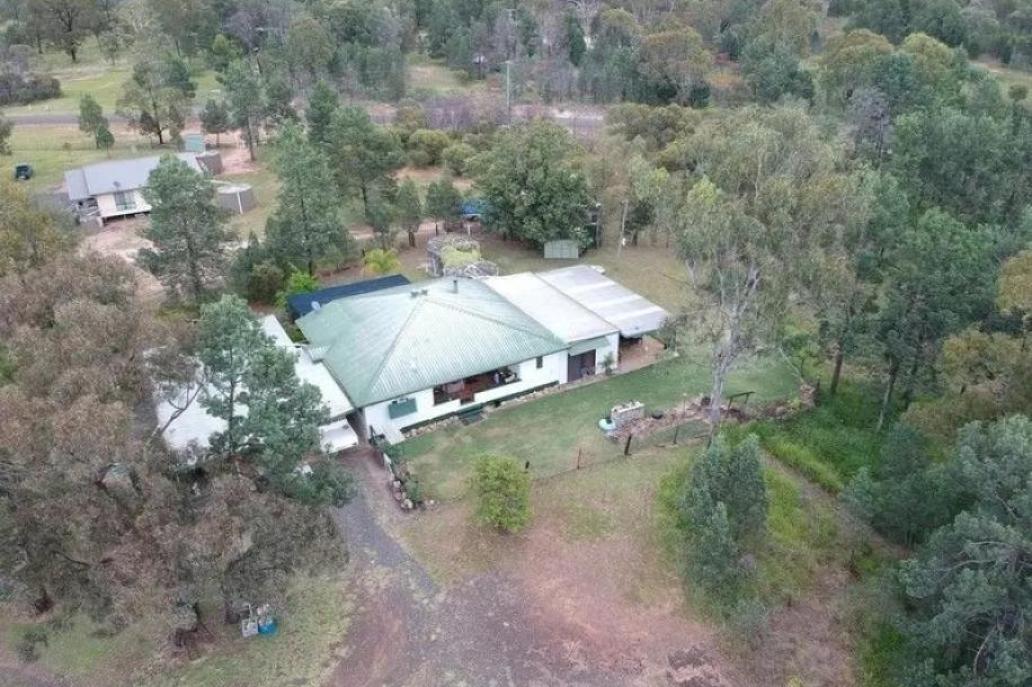 "TOWN & COUNTRY" - Two Homes on Rural Acreage Only 5 Minutes From Miles ...