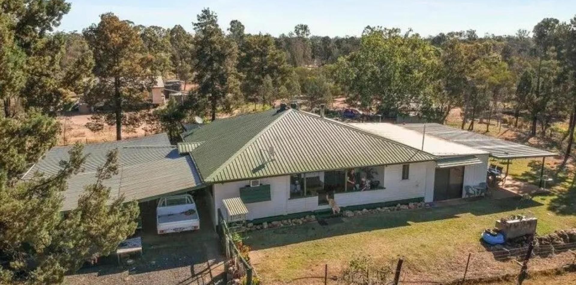 "TOWN & COUNTRY" - Two Homes on Rural Acreage Only 5 Minutes From Miles ...