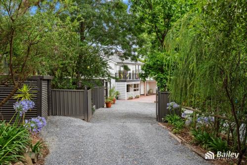 Bailey Property - Stunning Hillside Home