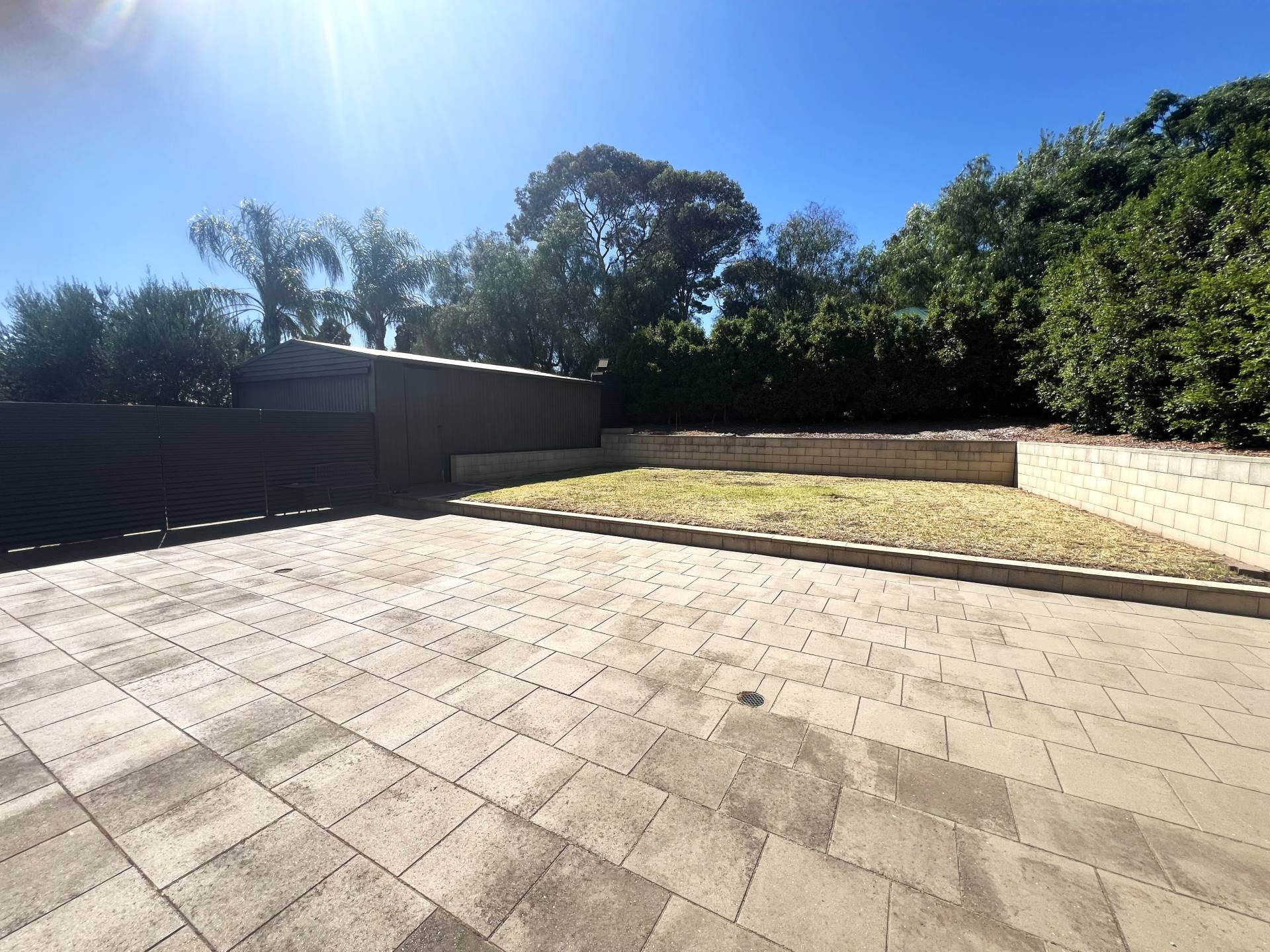 Bailey Property - Large Family Home With Swimming Pool!