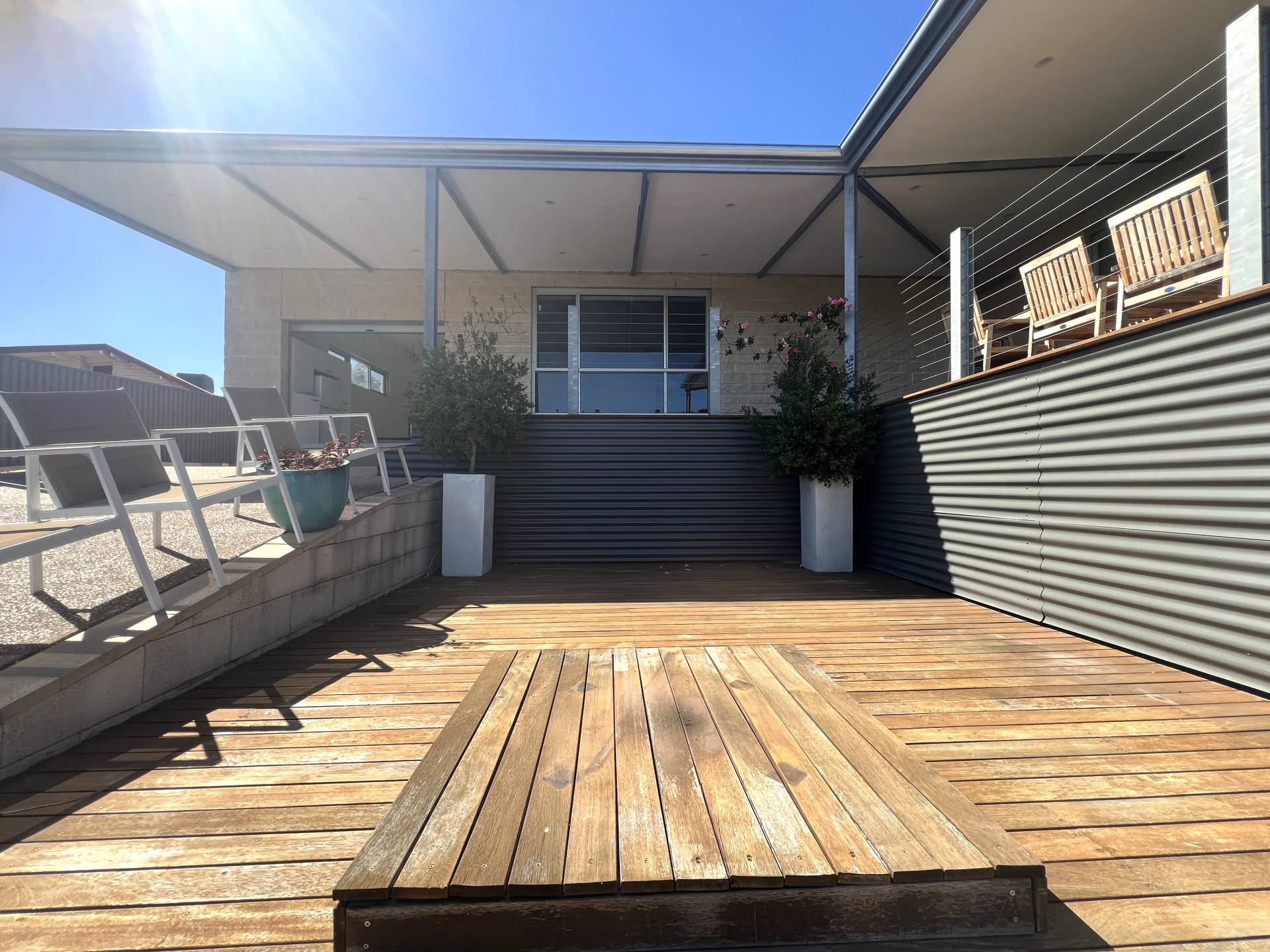 Bailey Property - Large Family Home With Swimming Pool!