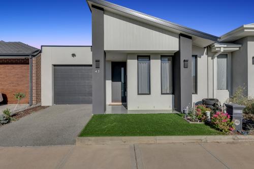 Family Gem in Great Location! - BigginScott