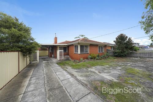 LEASED! CALL COREY LE 0417 311 491! - BigginScott