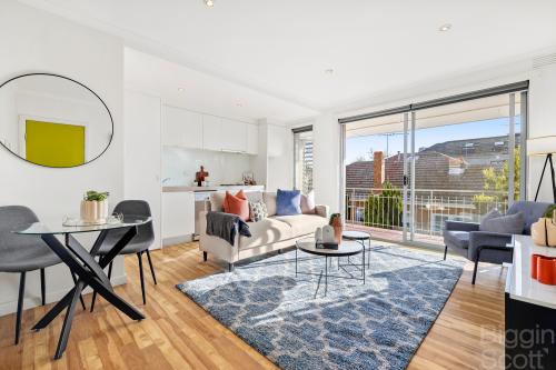 1 Bedroom in Exclusive Location - BigginScott