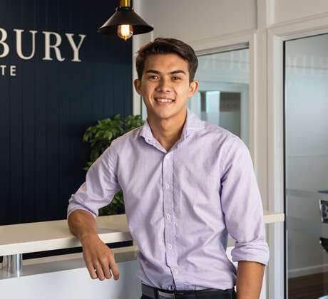 Meet Our Team of Local Experts | Bridgebury Real Estate