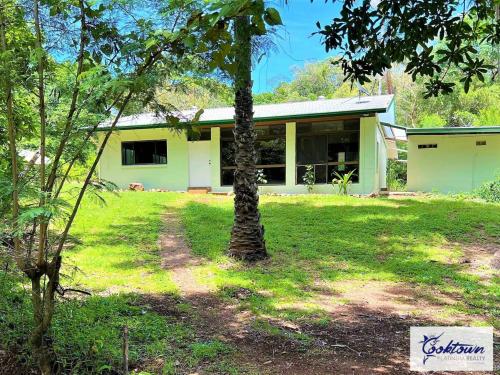 2 bd home, rainforest setting with 2 sheds close to Cooktown - Cooktown ...