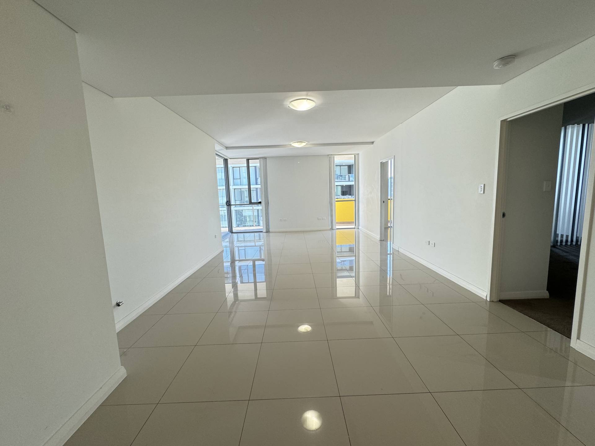 Greencliff - THREE BEDROOMS NEW APARMENT COMPLEX IN THE HEART OF MASCOT