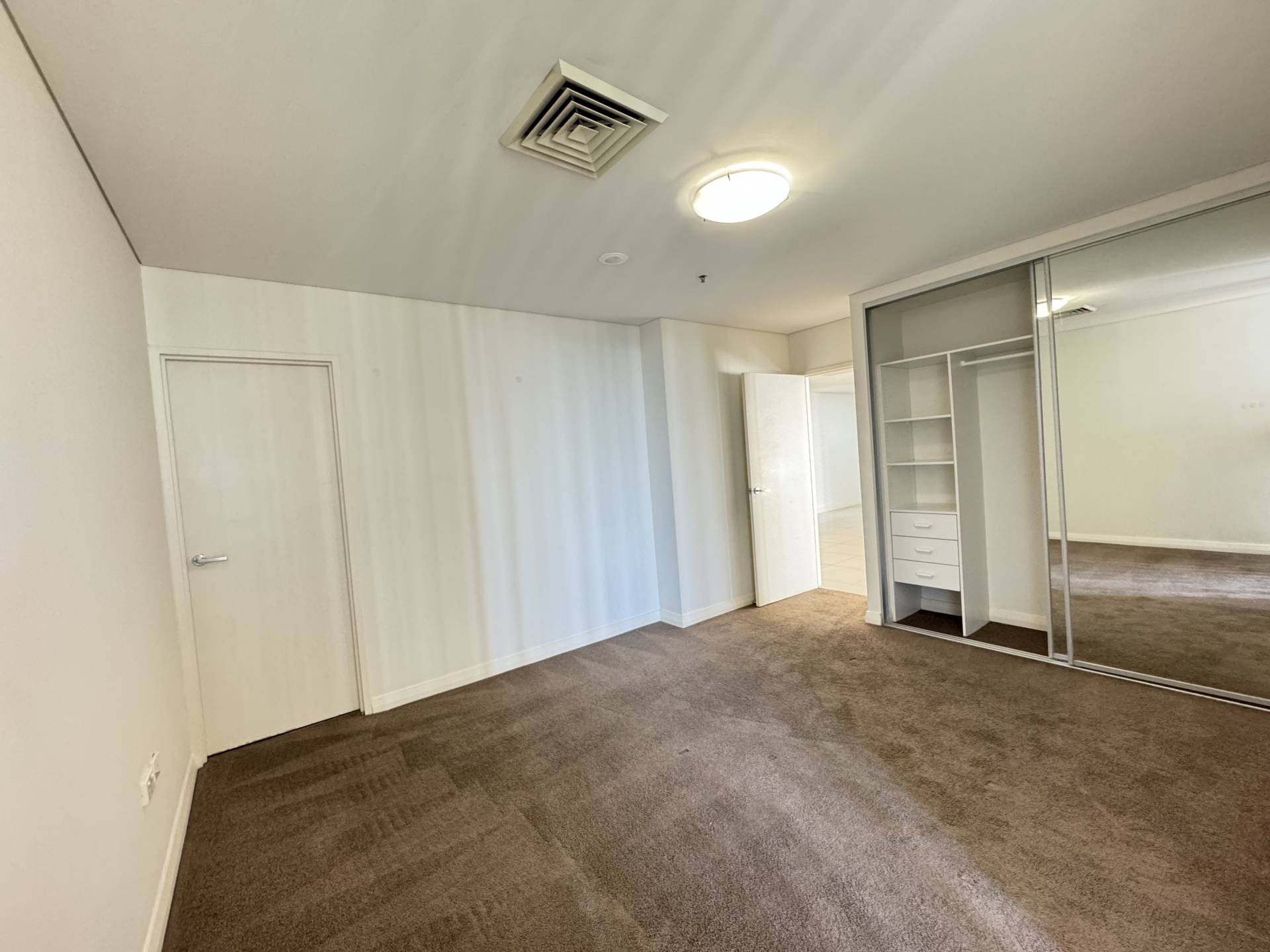 Greencliff - THREE BEDROOMS NEW APARMENT COMPLEX IN THE HEART OF MASCOT