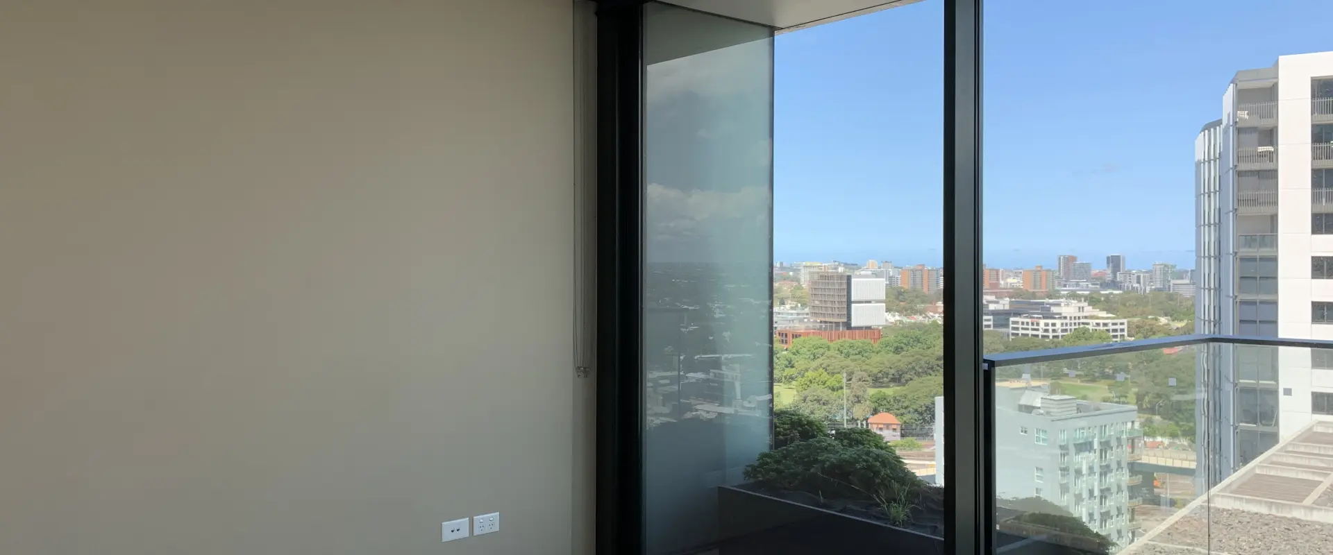 Greencliff - LEVEL 21 | MODERN ONE BEDROOM WITH STUNNING VIEWS ...