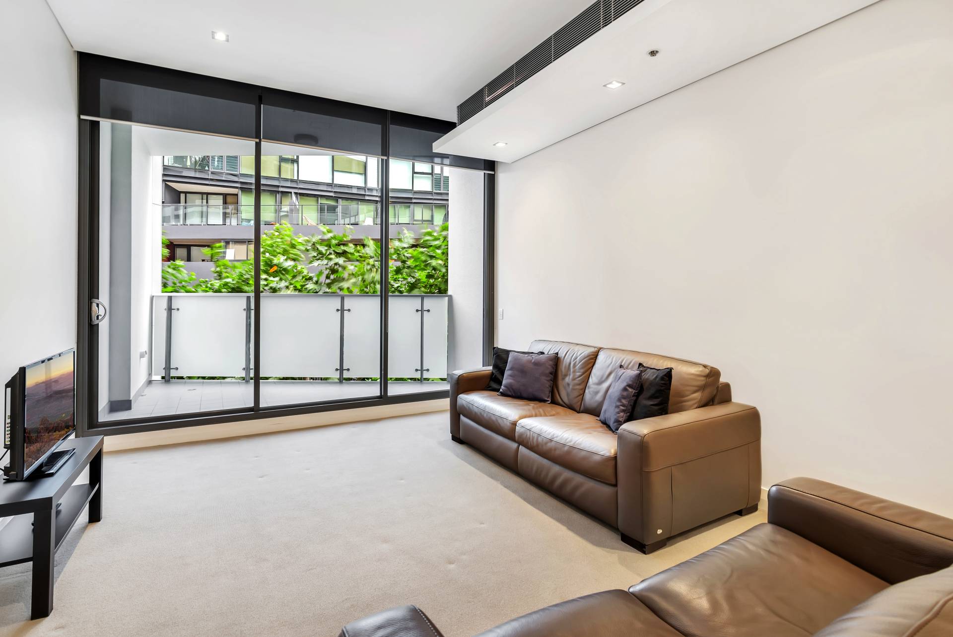 Home Unit Headquarters | Real Estate Agency Milsons Point - ****FURNISHED ONE BEDROOM APARTMENT ...