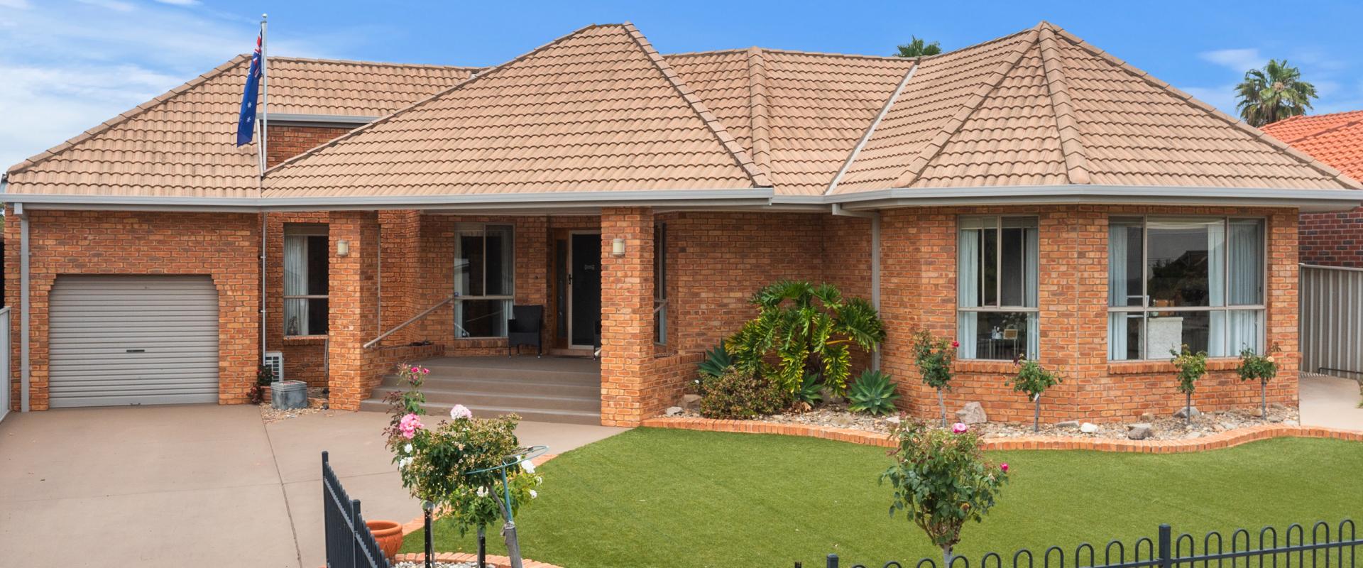 Great Location ~ Great Views! - Andrew Jenkins & Co Pty Ltd