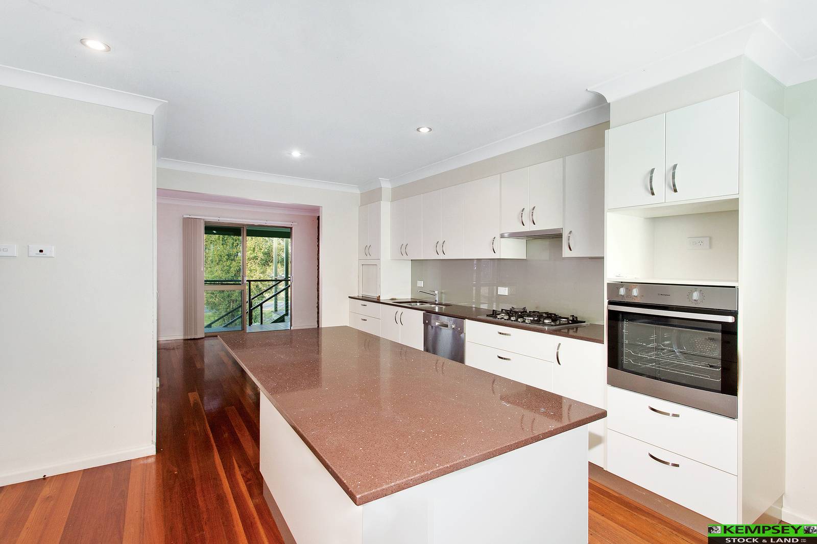 Kempsey Stock & Land - Boat to the Ocean