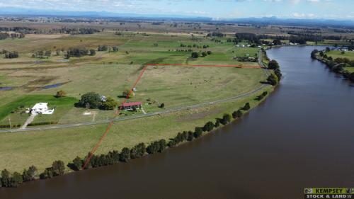 Kempsey Stock & Land - Boat to the Ocean