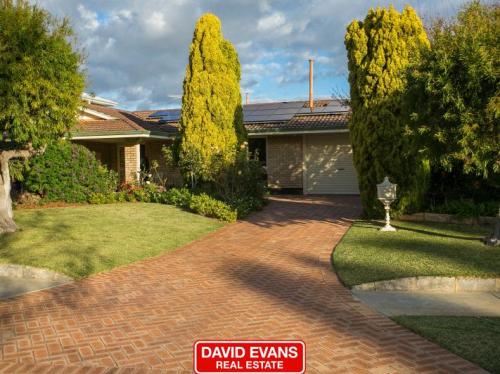 KPR Perth - ONE OWNER FROM NEW & ZONED R20/R40!!