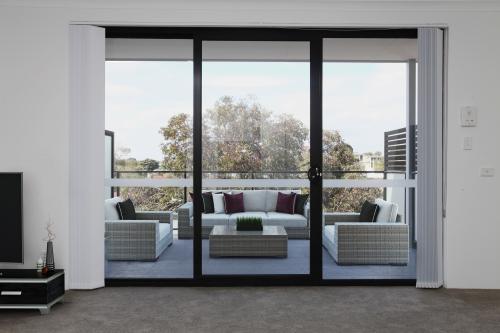 KPR Perth - NEW STREET FRONT BALCONY APARTMENT