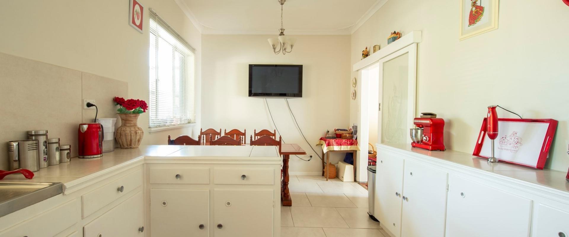 Beautiful Mount Gambier Stone Fronted Home - Lavis Real Estate