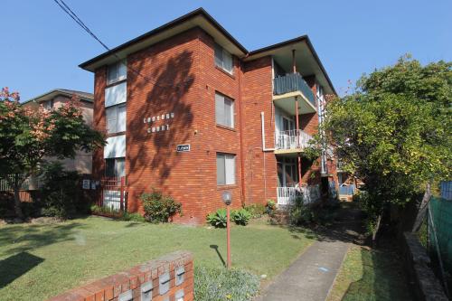 LEASED AT FIRST OPEN HOUSE!!!! - LH Brown & Co