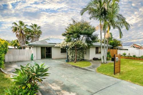 Wonderful Family Home - Don't Miss Out - 24 Carlyon St, Mount Warren ...