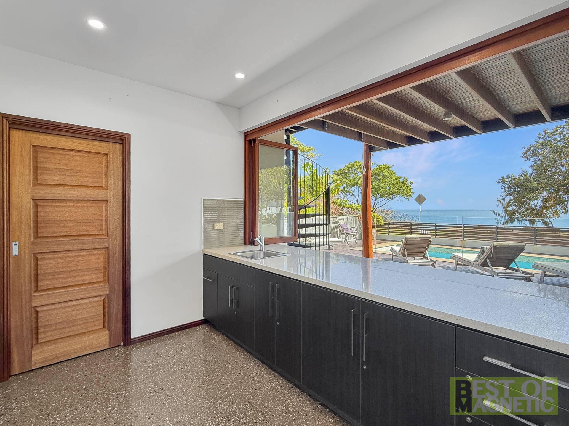 Best of Magnetic - 'Villa Kembali' - north-facing beachfront luxury