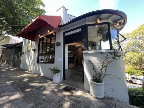 Metro Commercial - FULLY SET UP CAFE & COMMERCIAL KITCHEN
