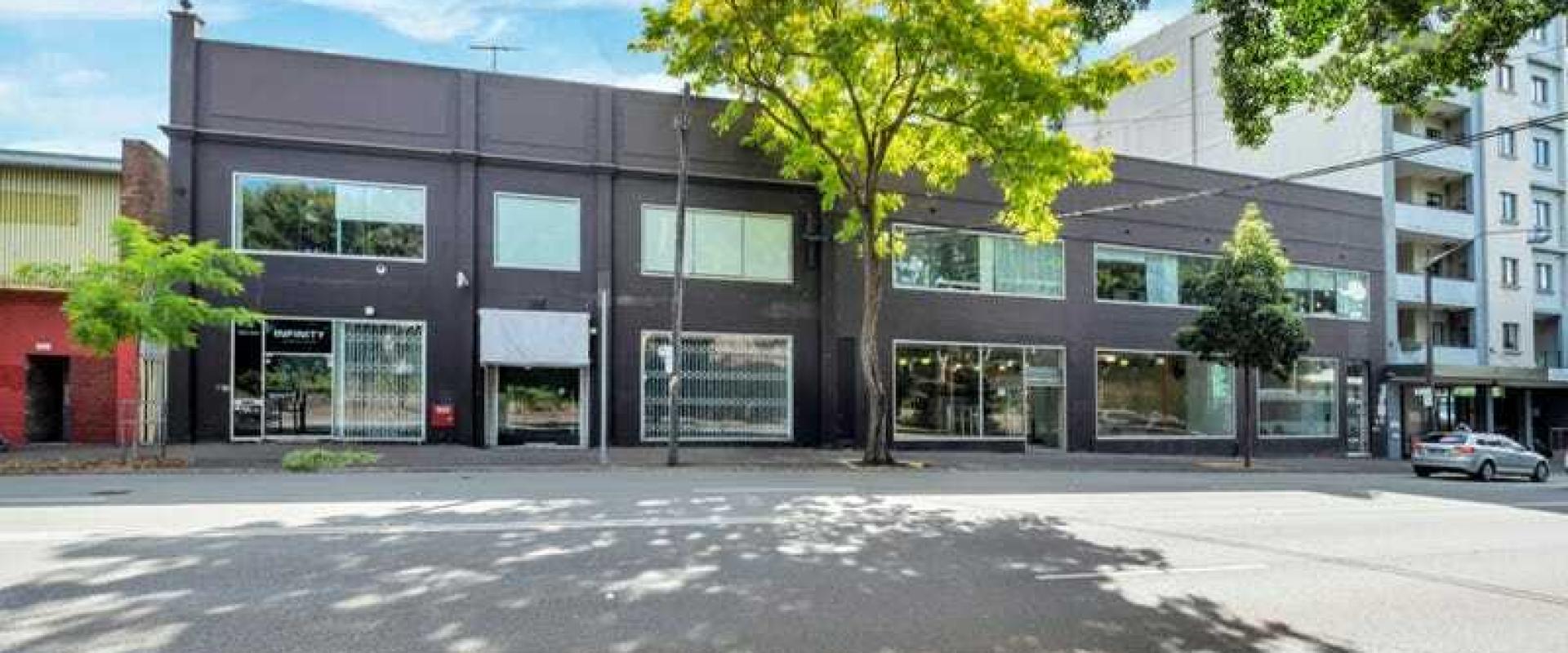 Metro Commercial - ALEXANDRIA WAREHOUSE RETAIL SHOWROOM
