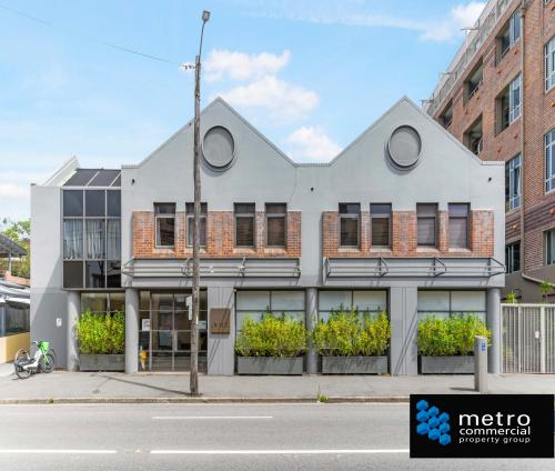 Metro Commercial - SUPERB WAREHOUSE STYLE CORPORATE HQ / OFFICE ...