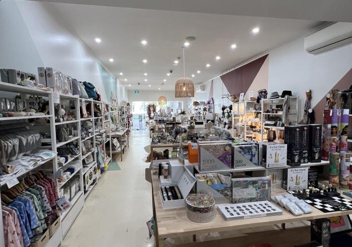 Metro Commercial - BONDI BEACHSIDE RETAIL SHOP