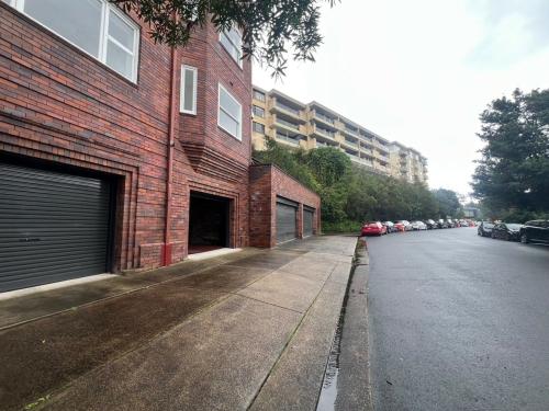 Metro Commercial - DOUBLE BAY GARAGE/WAREHOUSE OVER 60M2 APPROX.