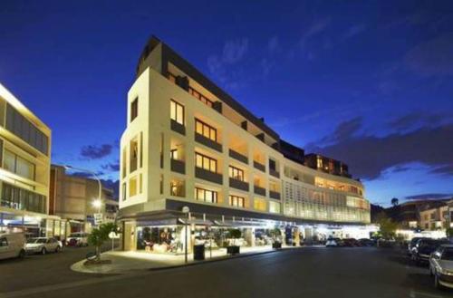 Metro Commercial - EXCITING RETAIL OPPORTUNITY