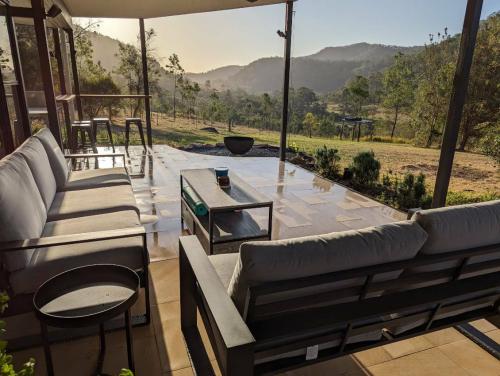Musgrove Realty - Diggers Rest – A Stylish Weekender Country Retreat