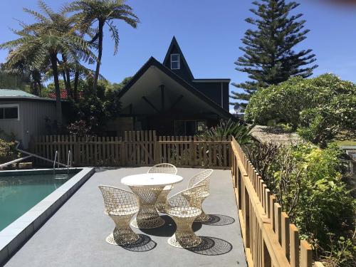 Norfolk Island Real Estate - Watermill Valley with pool