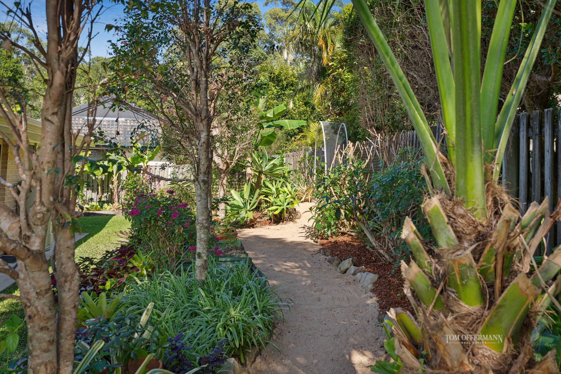 Immaculate Single-Level Home with North-Facing Outlook in Leafy Cul-De ...