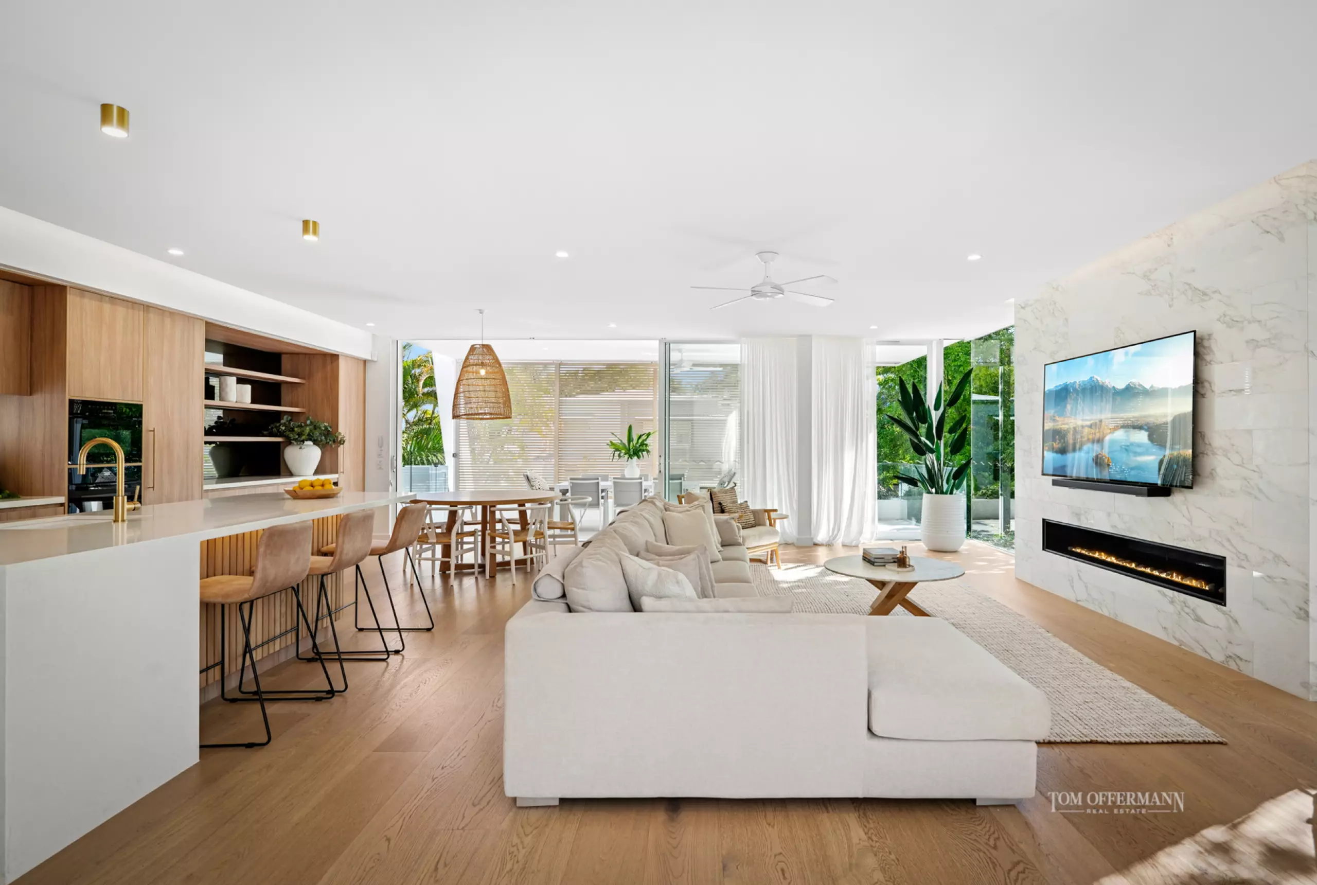 Redefining Evocative Glamour Mere Footsteps to Foreshore - Tom ...