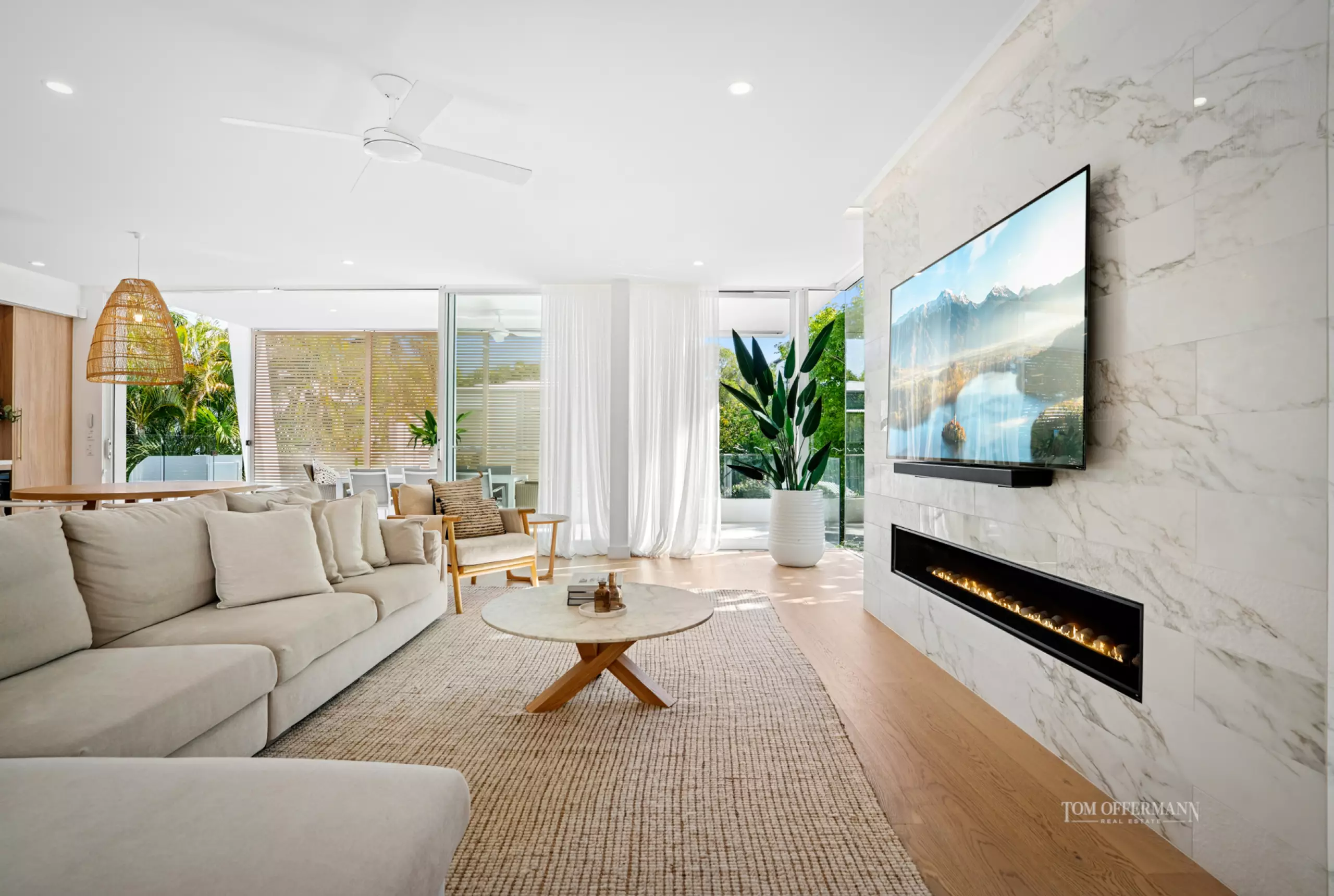 Redefining Evocative Glamour Mere Footsteps to Foreshore - Tom ...