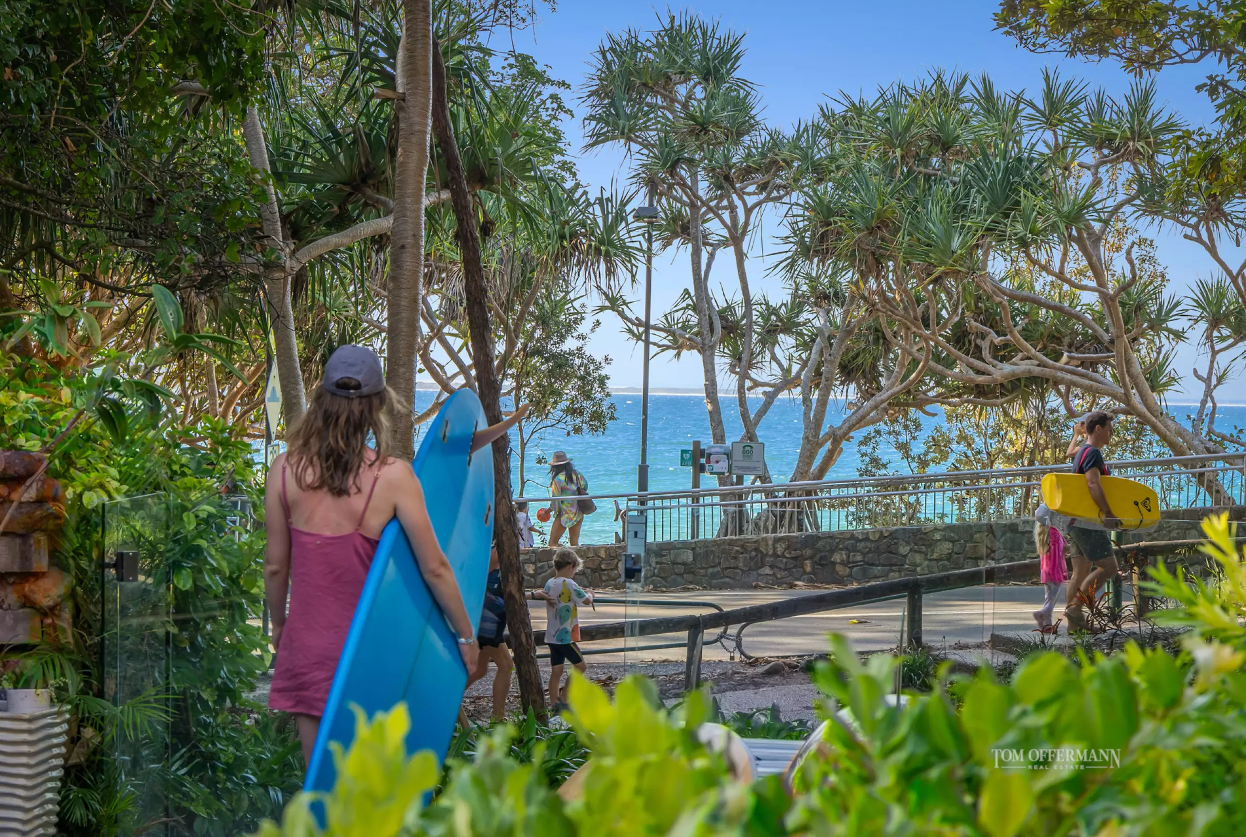 Little Cove Splendour: 50 Footsteps to Sand - Tom Offermann Real Estate