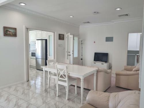 Paragon Real Estate - FULLY FURNISHED, SPACIOUS & CITY VIEWS