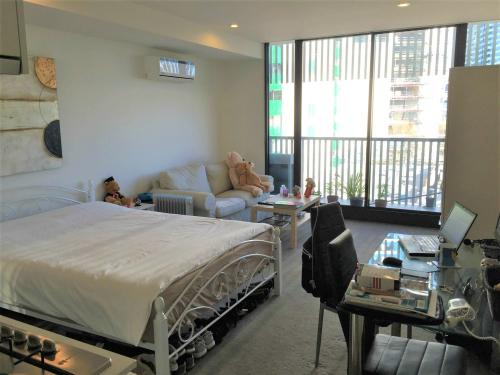 Paragon Real Estate - FURNISHED STUDIO