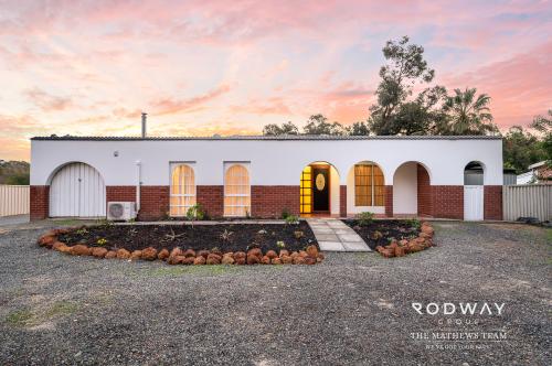 Rodway Group - SOLID 1972 CLASSIC WITH SPACE, COMFORT & POTENTIAL IN ...