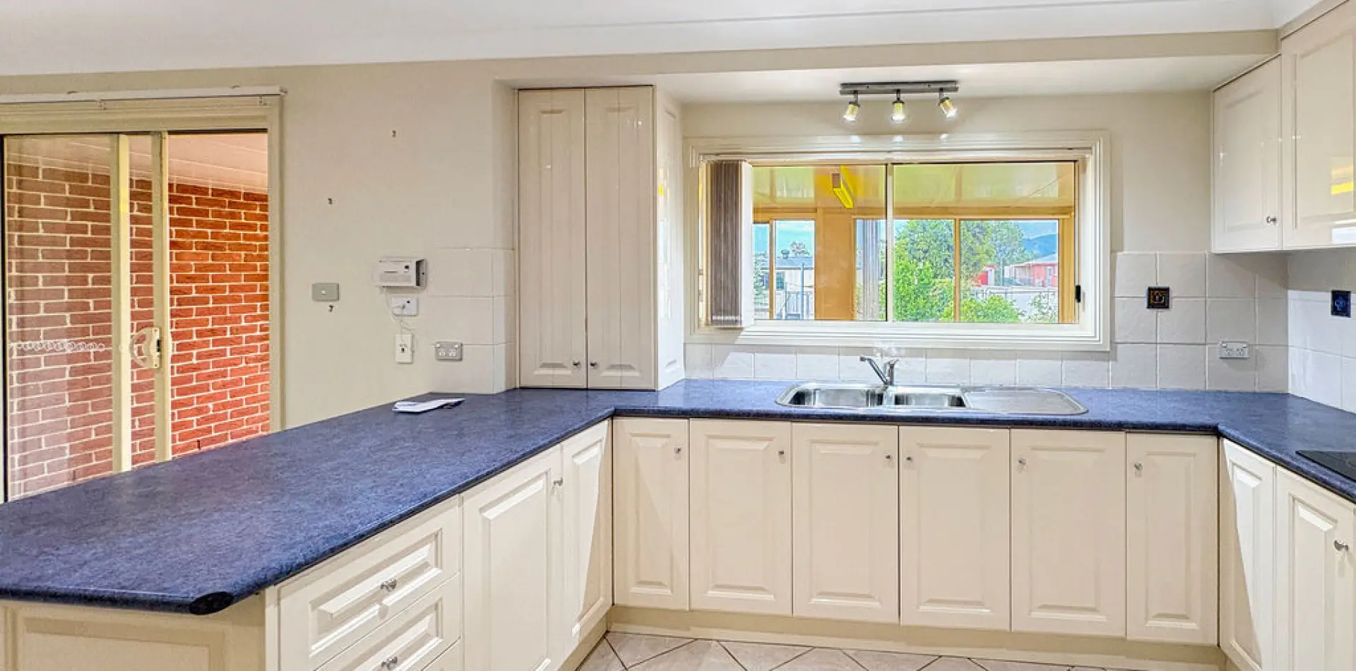 Purtle Plevey Agencies - MODERN LIVING WITH FLEXIBLE SPACE