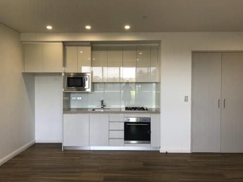 Realty Options Pty Ltd - CHIC APARTMENT