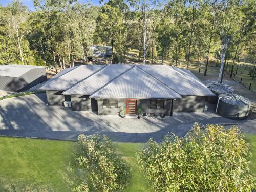 RJR Property - NEW AND MODERN!