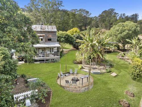 RJR Property - ‘STORYBOOK COTTAGE’