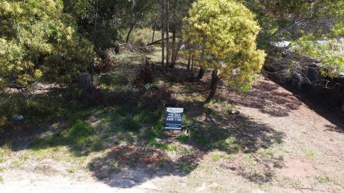 Russell Island Real Estate - TEN MINUTE WALK TO SANDY BEACH!