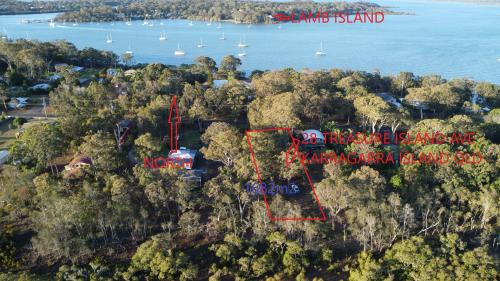 Russell Island Real Estate - CLAYTON'S WATERFRONT on KARRAGARRA ISLAND