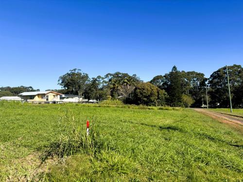 Russell Island Real Estate - Elevated Central Block with Building Head ...