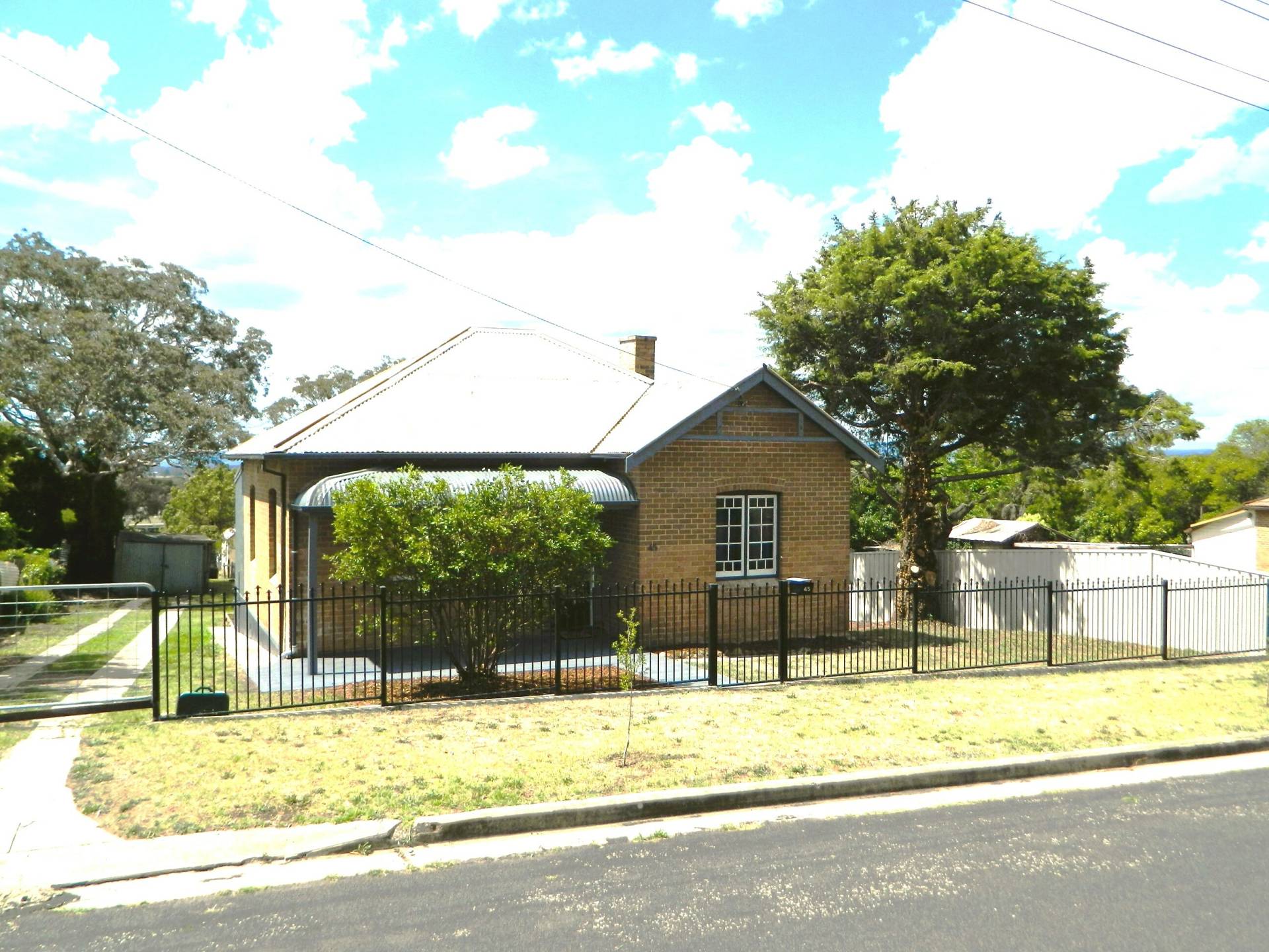 Shipman's Real Estate: Classic Family Home