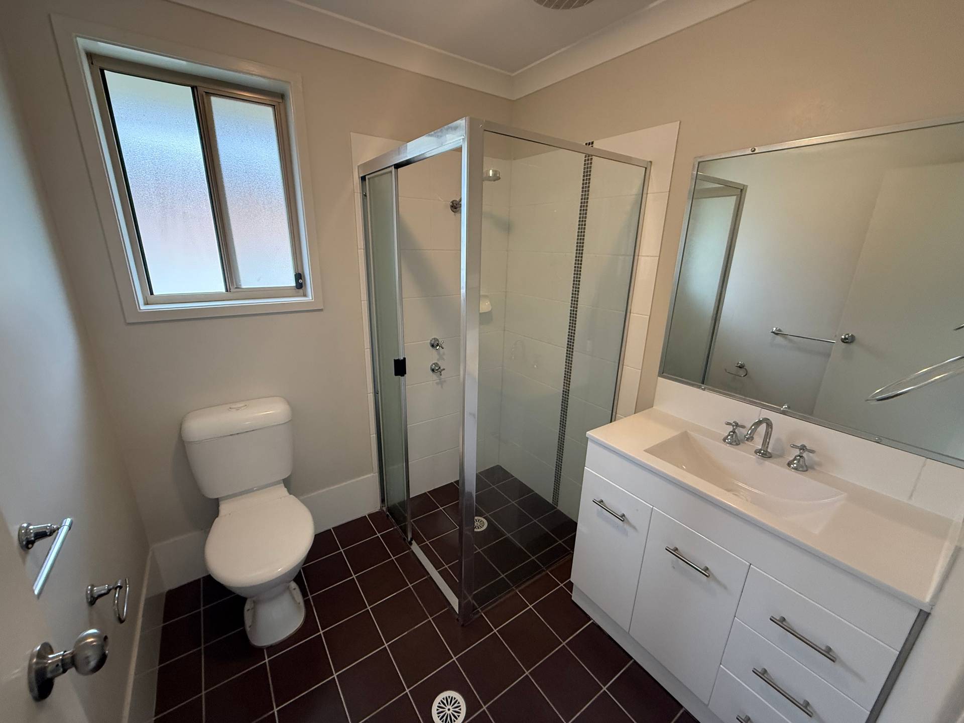 AVAILABLE NOW - Steve Bates Real Estate