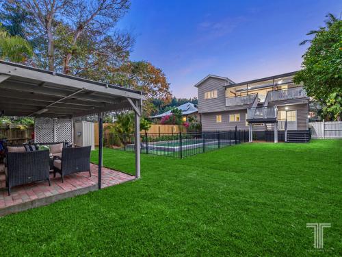 Executive Living in Riverside Precinct with Dual Living Potential ...