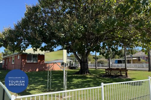 REGIONAL CITY FREEHOLD PARK WITH PLENTY OF UPSIDE - 512CPF